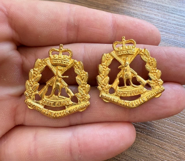 POST WW2 VIETNAM War era Australian Army RAR Uniform Collar Badge Pair ...