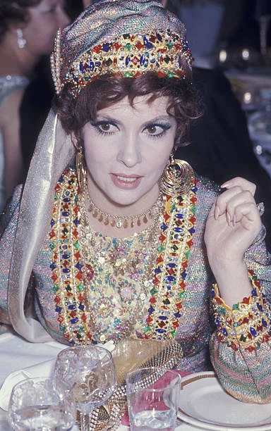 GINA LOLLOBRIGIDA ATTENDS Million Dollar Extravaganza Ball 1970 OLD ...
