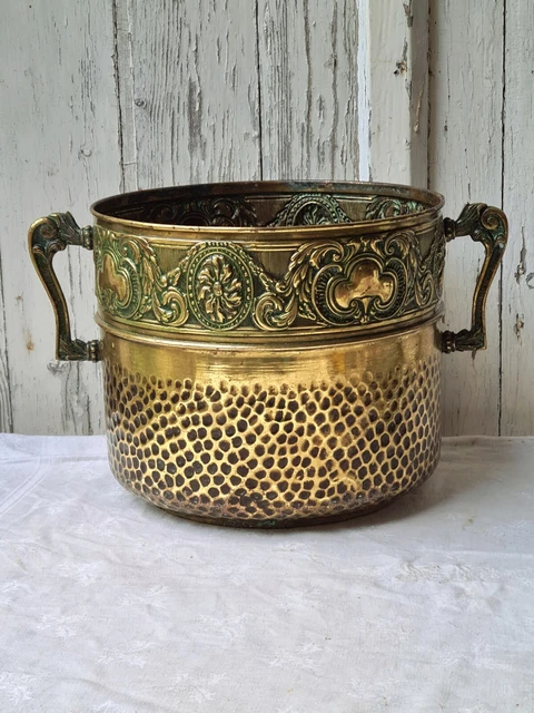 SUPERBE ET IMPOSANT ancien cache-pot laiton repoussé et martelé EUR 80 ...