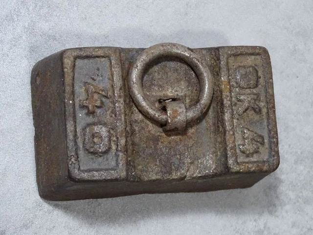 ANCIEN POIDS FER avec anneau de levage, avec cachet en chêne 5,1 kg DK ...