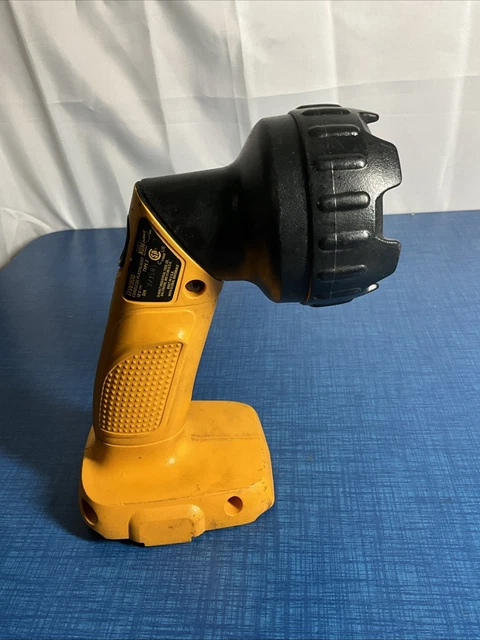 DEWALT DW908 18-VOLT NiCd Pivoting Head Cordless Flashlight - Yellow ...