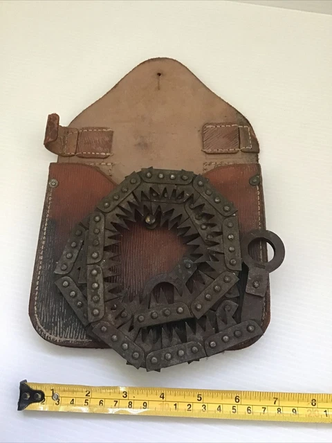 VINTAGE WW2 MILITARY Folding Trench Saw In Leather Case Dated 1943 £65. ...