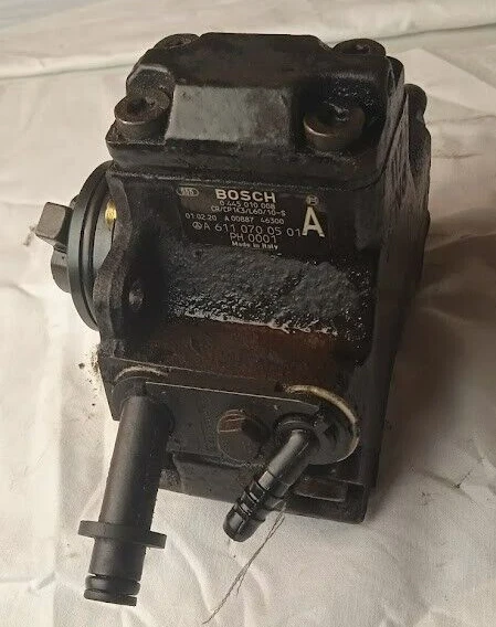 BOSCH.MERCEDES-BENZ.HIGH PRESSURE FUEL PUMP 0445010008 A6110700501 £103 ...