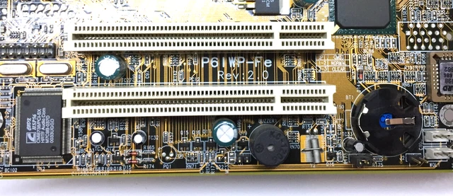 ECS P6IWP-FE REV 2.0 w/IO Shield - Socket 370 £80.65 - PicClick UK