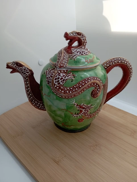 VINTAGE KUTANI DRAGON-WARE Hand Painted Green Porcelain Tea Pot Made In ...