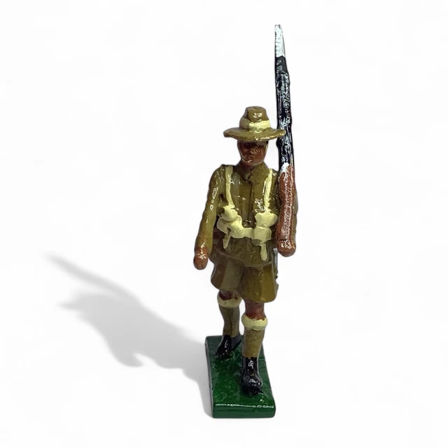 BRITISH ARMY COLONIAL Infantry Soldier Marching With Rifle 54mm Metal ...
