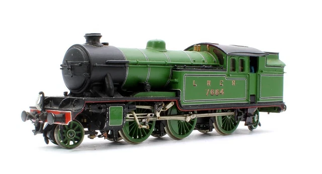 KIT BUILT 'OO' Gauge Lner Green Class V1 '7684' Steam Locomotive £149. ...