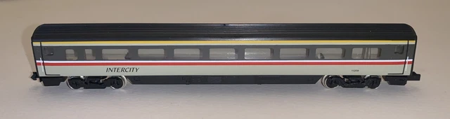 GRAHAM FARISH (0827) BR Mk4 1st Class Open Coach '11209' in Intercity ...