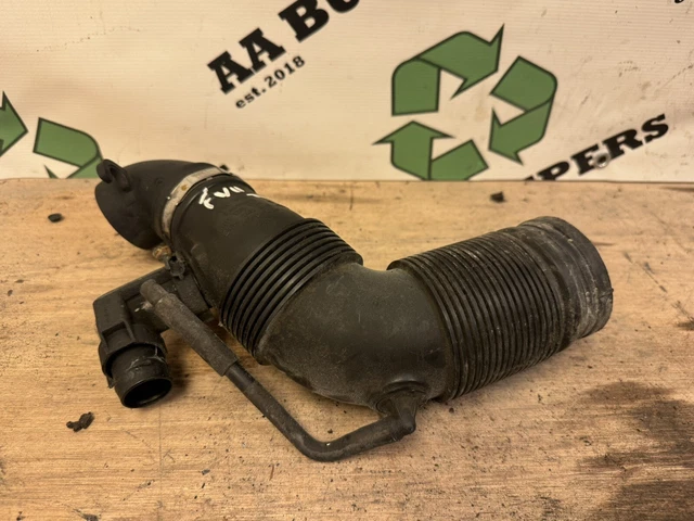 6R0145832E INTERCOOLER AIR Hose VW Polo Skoda Fabia Rapid Roomster NEW ...