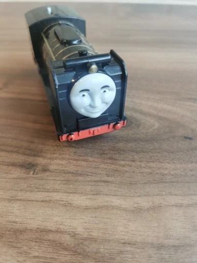 TRACKMASTER REVOLUTION THOMAS The Tank Engine Battery Train Hiro £6.99 ...