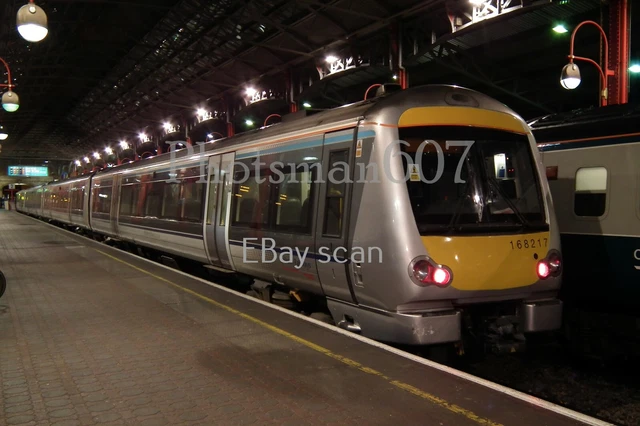 CLASS 168 168217, 4 car DMU, in Chiltern Silver at London Marylebone ...