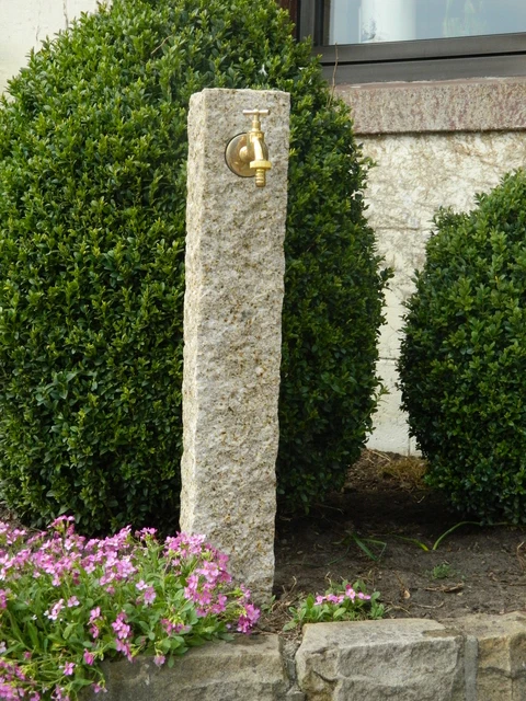 Wasserzapfsaule Aus Granit