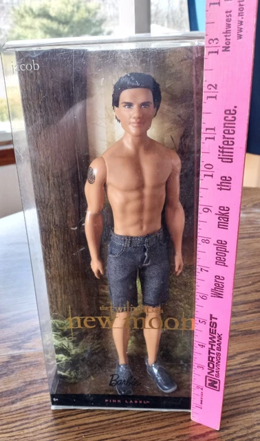 TWILIGHT SAGA~NEW MOON Jacob ~ Barbie Pink Label Collector Doll $41.87 ...