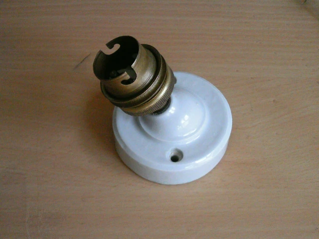 ANCIENNE PATÈRE INCLINÉE en porcelaine et douille laiton porcelaine EUR 15,00 - PicClick FR