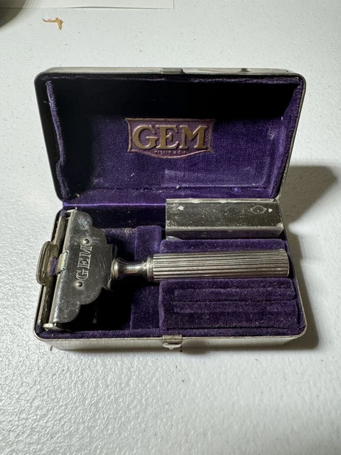 VINTAGE GEM MICROMATIC Single Edge Safety Razor Set in Metal Case 1950s ...