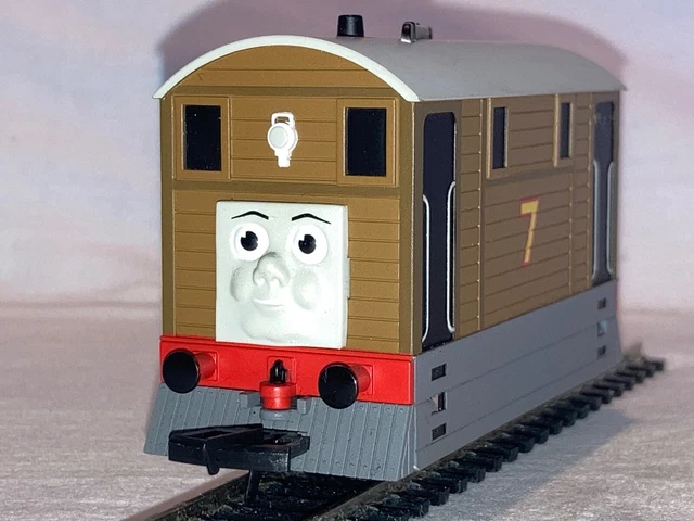 HORNBY OO GAUGE R9046 Thomas & Friends ‘Toby the Tram’. Tested - see ...