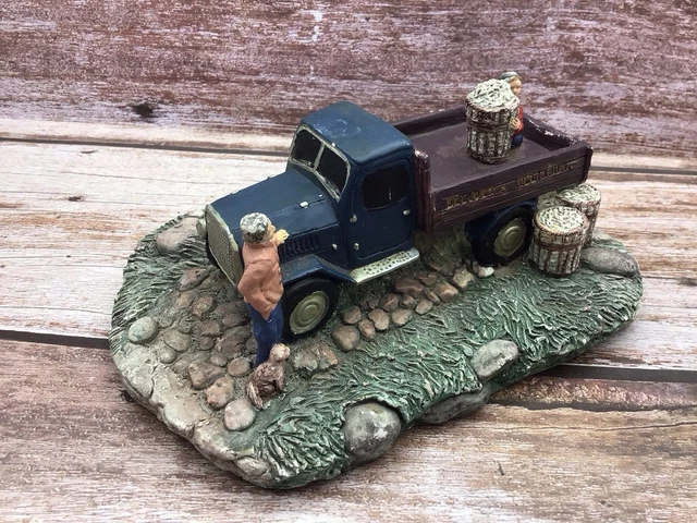 VINTAGE DROP SIDE Lorry / Truck Diorama ~ Ornament ~ by House Of ...