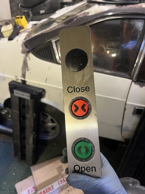 BRITISH RAIL CLASS 465 Networker Door Buttons Interior £35.00 - PicClick UK