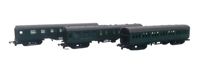 RAKE OF 3X Triang Tt Model Railway Sr Southern Suburban Coaches ...