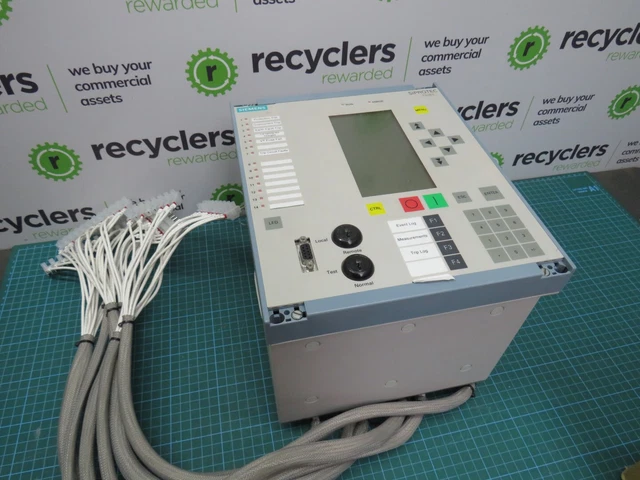 SIEMENS SIPROTEC 7SJ63 Protezione & controllo sovracorrente 7SJ6325 ...