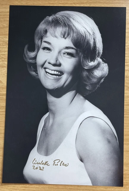LISELOTTE PULVER - original signiert - GROSSFOTO Autogramm auf Foto 20 ...