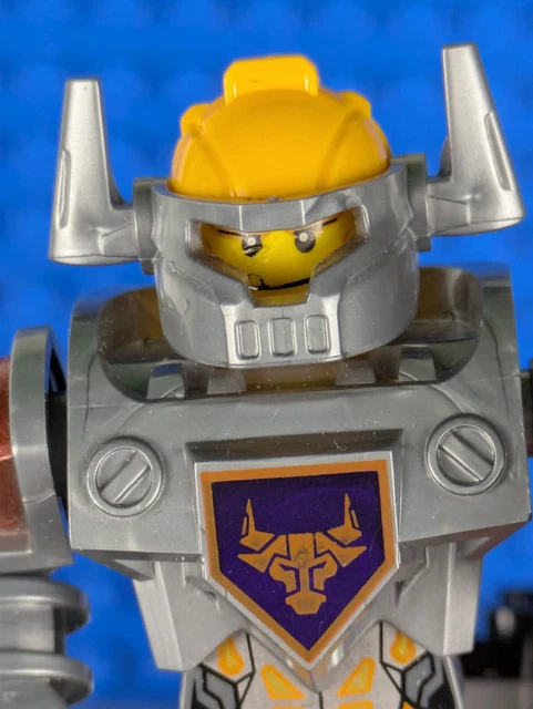 LEGO NEXO KNIGHTS: Axl- Flat Silver Visor and Torso nex007 Set 70322 ...