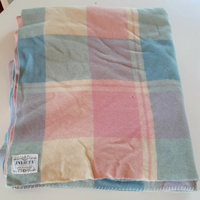 VINTAGE &INVICTA& AUSTRALIAN Wool Blanket DOUBLE/QUEEN Green Pink Blue ...