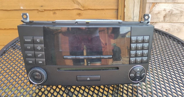 MERCEDES BENZ HEAD unit C-Class Combi W203 C200 CDI CD Radio MF2730 £26 ...