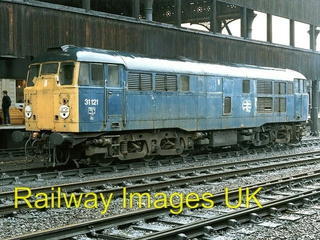 RAILWAY PHOTO -CLASS 31 31121 BR Blue Light Engine Manchester Victoria ...