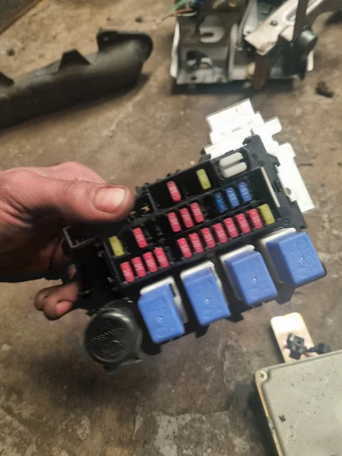 24311F9910 NISSAN NAVARA D22 Fuse Relay Box Interior 01-05 2.5 £23.99 ...