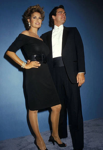 ACTRESS RAQUEL WELCH and son Damon Welch 1987 OLD PHOTO 10 $9.00 ...