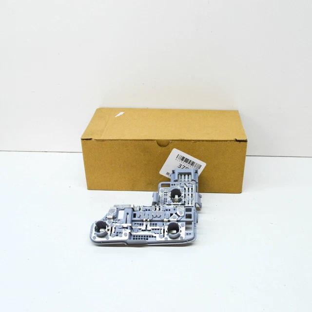 MERCEDES-BENZ C-CLASS W204 Rear Right Headlight Socket A2048202577 $44. ...