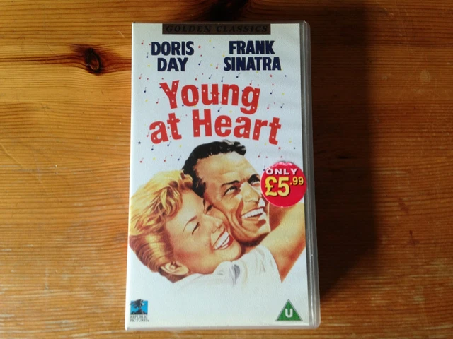 VHS CASSETTE: YOUNG At Heart! - Frank Sinatra! - Doris Day! £2.40 ...