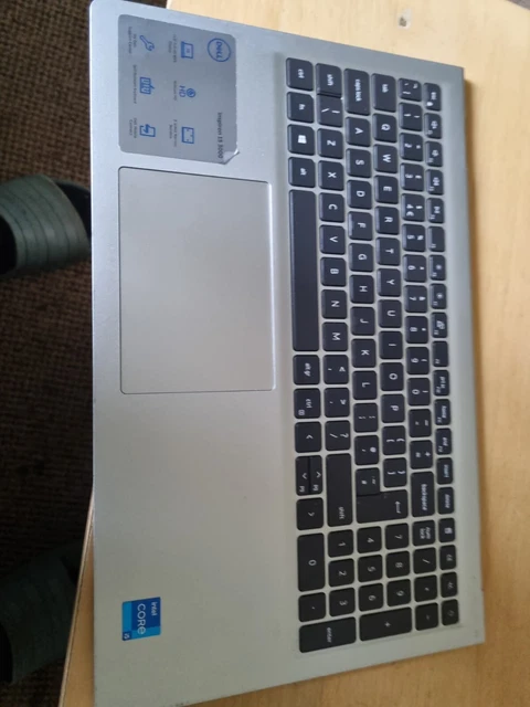 GENUINE DELL INSPIRON 15 3511 Palmrest Case & UK Keyboard small damage ... GENUINE DELL INSPIRON 15 3511 Palmrest Case & UK Keyboard small damage ...