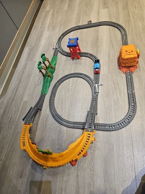 THOMAS & FRIENDS TrackMaster Track Toy Bundle With Motorised Thomas ...