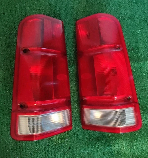 LAND ROVER DISCOVERY 2 Td5 V8 Pre-facelift Rear Lights PAIR NS OS #4 £ ...