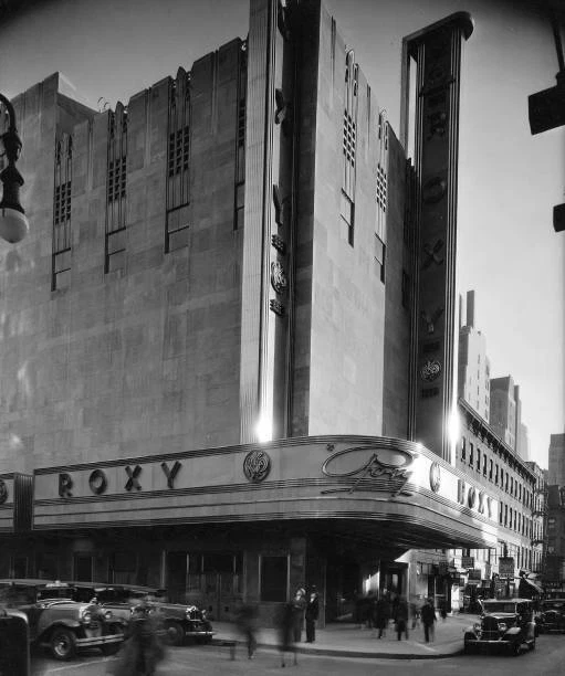 ROXY THEATER EXTERIOR 1920s Old Historic Photo EUR 6,28 - PicClick FR