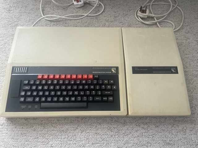 BBC MICROCOMPUTER SYSTEM W/6502 Second Processor & Duel 5.25” Floppy ...