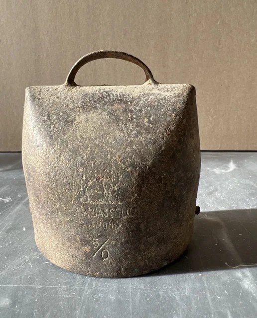 ANCIENNE CLOCHE ANTIQUE Cow Bell DEVOUASSOUD CHAMONIX 5/0 EUR 40,00 - PicClick FR