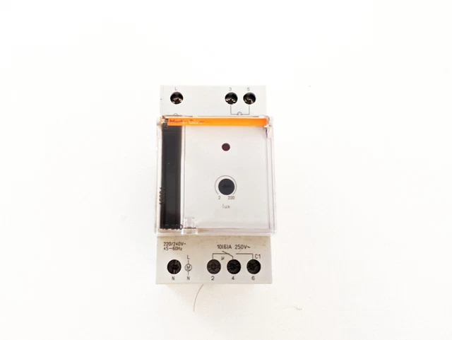 MERLIN GERIN - Interruttore Crepuscolare 15284 Multi9 IC200 (B534) EUR ...