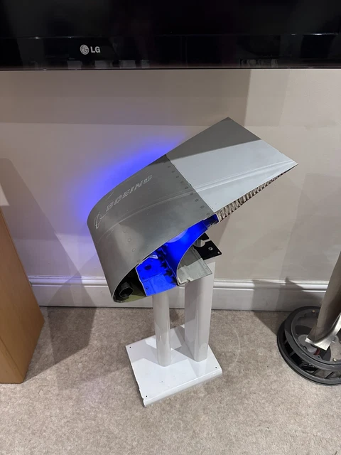 BOEING 737-800 AIRCRAFT Upcycled Wing Leading Edge Floor Remote Lamp ...