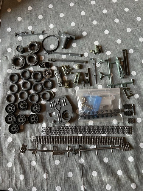 TIGER TANK 5 figures, tank tracks and wheels & other items £2.24 ...