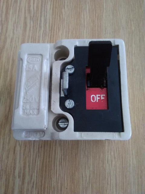 VINTAGE MEM CERAMIC Fuse Box Switch With 15Amp Rewireable Ceramic Fuse ...