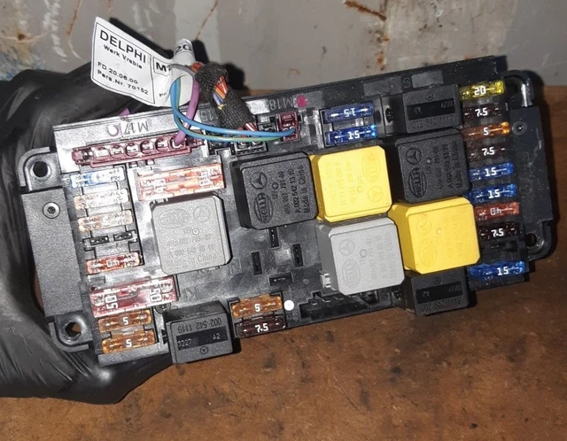 MERCEDES C CLASS W203 Front Fuse Relay Box Sam 2039060005, 5Dk008485-58 ...