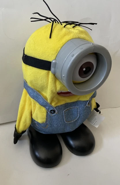 UNIVERSAL STUDIOS MINIONS Stuart Animated Tumbling Talking Battery 9 ...