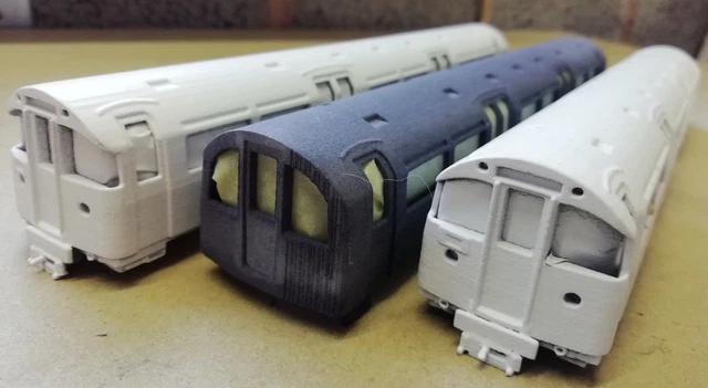 LONDON UNDERGROUND 1973 stock Piccadilly Line model railway train 00 ...