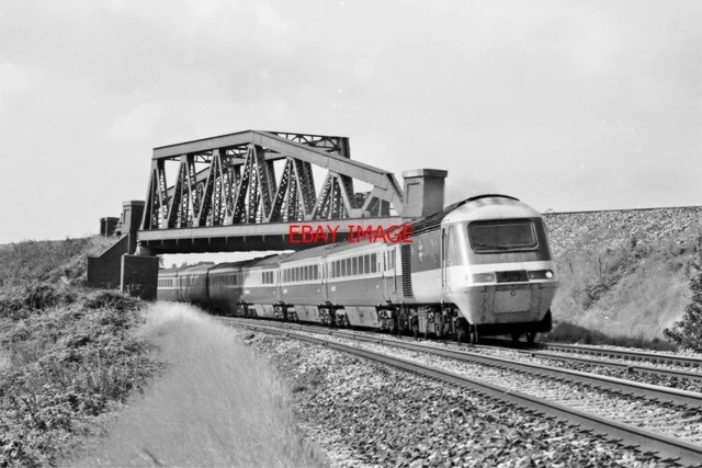 PHOTO HST Unit Passing Cog Load £1.85 - PicClick UK