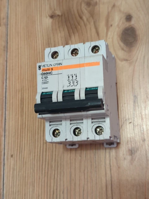 SHNEIDER MERLIN GERIN multi 9 C60HC C63 triplo polo mcb RIDOTTO EUR 17,27 - PicClick IT
