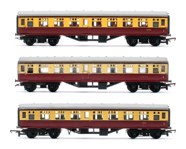 TRI-ANG 'OO' GAUGE Rake Of 3 Assorted Br Crimson/Cream Coaches £29.50 ...