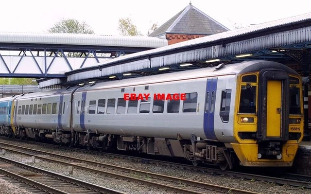 PHOTO CLASS 158 158819 Arrives At Wellington On 25/10/11 With The 14:06 ...